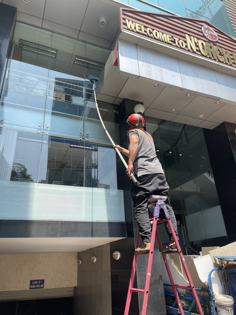 Cung ứng tạp vụ văn phòng quận 1 giá tốt- YourCare